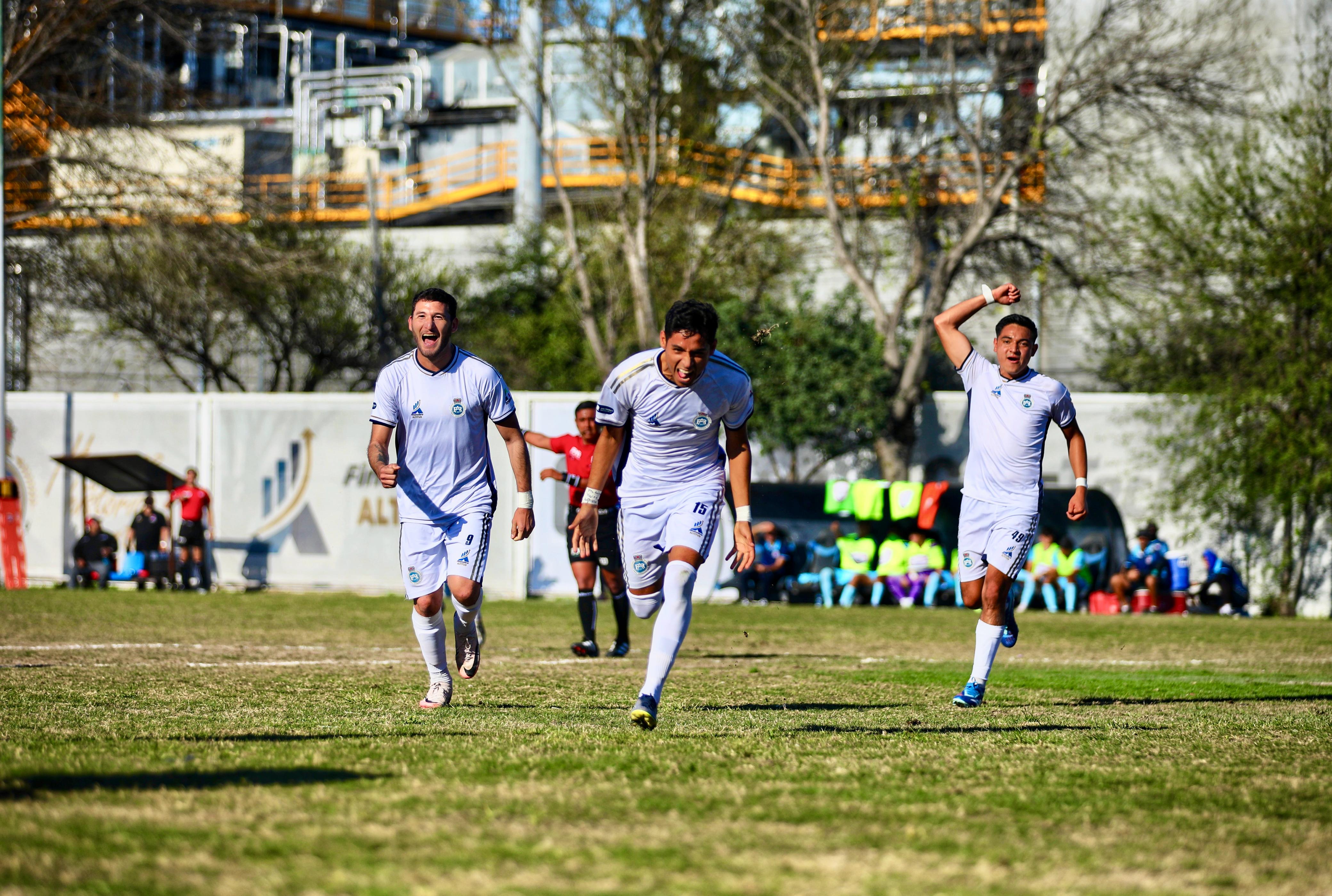 Real Apodaca liga dos triunfos y salta a primeros sitios.